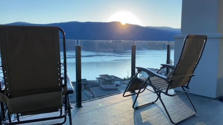 New, Entire Lower Level That Sleeps 4 Comfortably - Kelowna