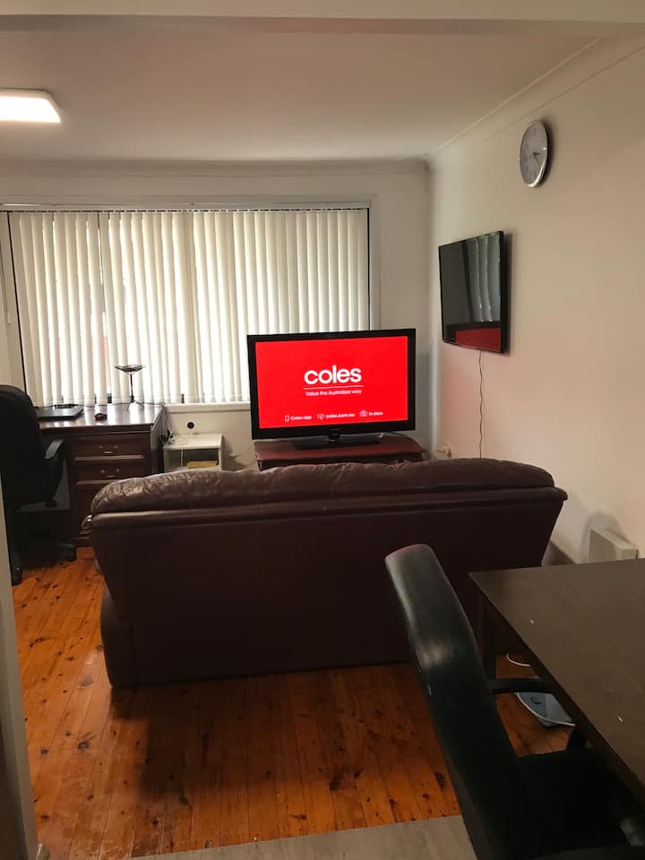 Fragrant Homes-68b Queen Size Bed Aircon Room - Blacktown
