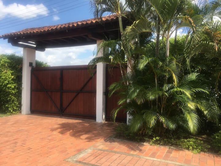 Casa Campestre Con Piscina En Verdesol Para 14 - Melgar