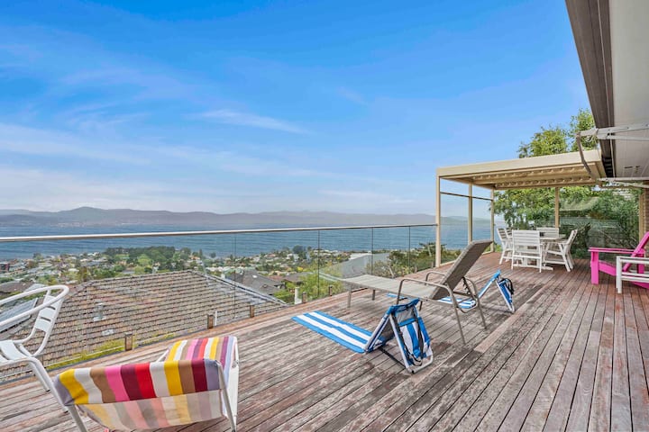 Family Friendly Stunning Sea View Retreat: Hobart - Hobart