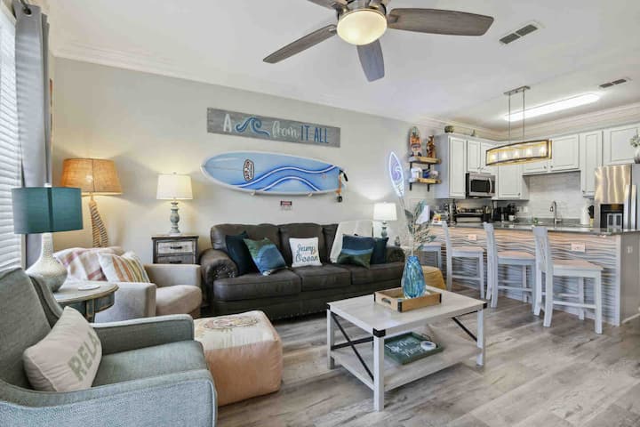 A Wave From It All-pool, Beach, Game Table, Grill - Gulfport, MS