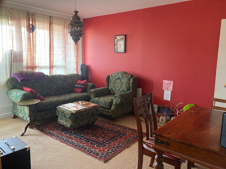 Colorful 1 Bedroom Flat In South East London Area - Bromley