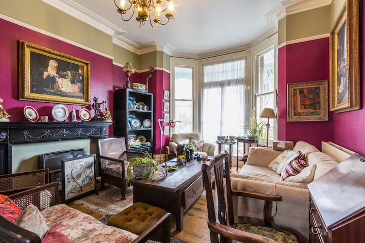 Stunning Period Homesleeps 7, Beachfront - Margate