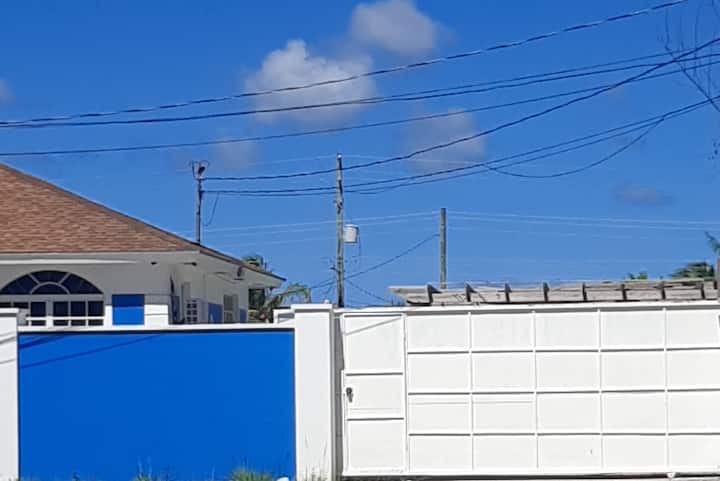 Whispers Lovely 2-bedroom Unit With Pool - Nassau