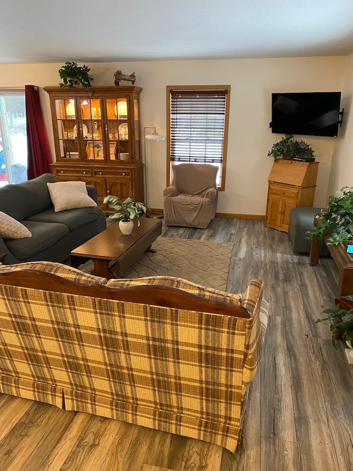 Minutes From The Beach Pet Friendly 40 Quite Acres - Harrisville State Park, Harrisville