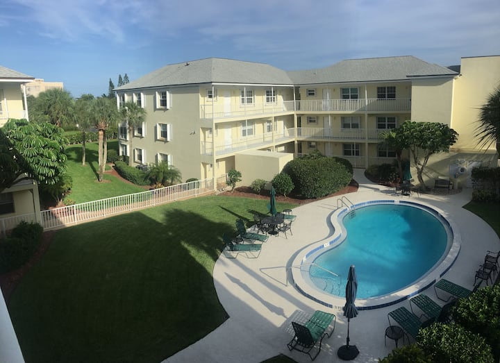 Beautiful Beach Condo, Ocean Dr, Vero Beach - Vero Beach, FL