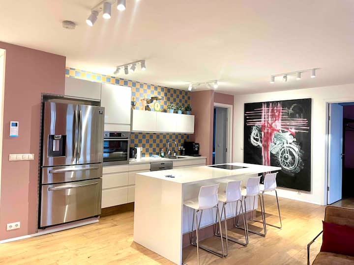 Stylish Downtown 2 En Suite Bdr Apt- Parliament Sq - Reikiavik
