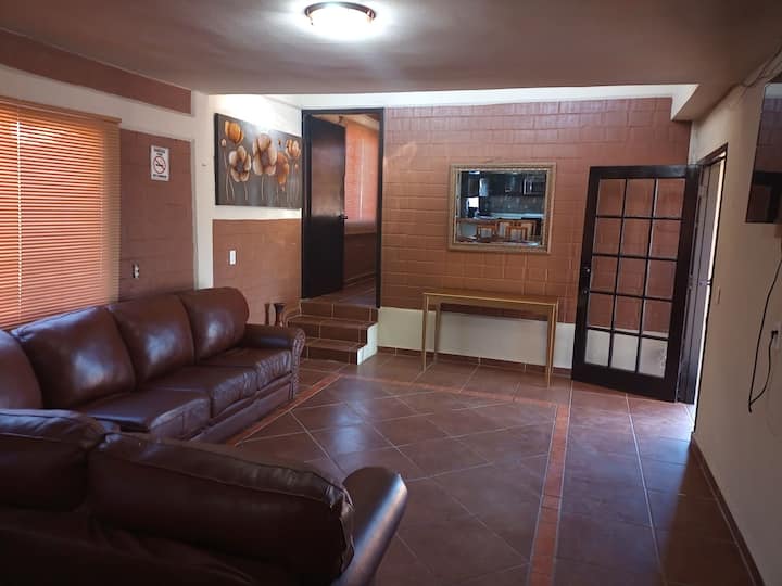 Hermoso Departamento De 2 Recamaras Un Baño, A Unas Cuadras De Heb, Home Depot, Boulevard Pape, Con Todos Los Servicios Wifi, Tv, Refrigerador, Microondas,estufa , Cafetera Etc - Monclova