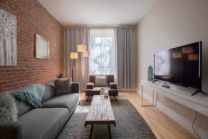 Rural Chic Inspired 4bdr Home -Downtown - Montreal