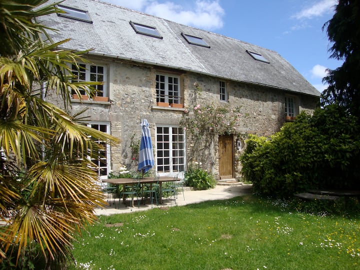 Historic Chateau Carriage House - Cherbourg-Octeville
