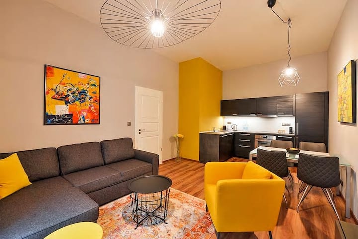 Art Apartment B Right Next To Dancing House - Praga