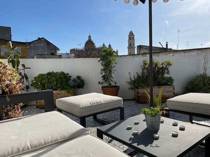 Casa Barranco: Private Rooftop With Cathedral View - Jerez de la Frontera
