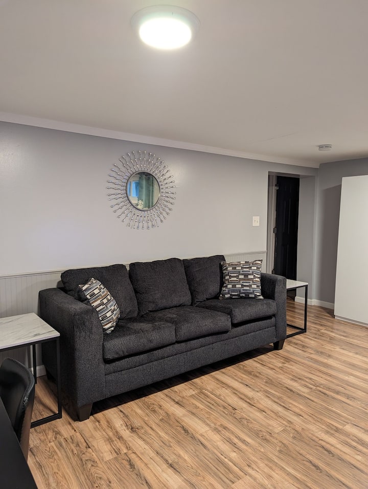 Clean Comfy Cozy Private Suite - Garden City, NY