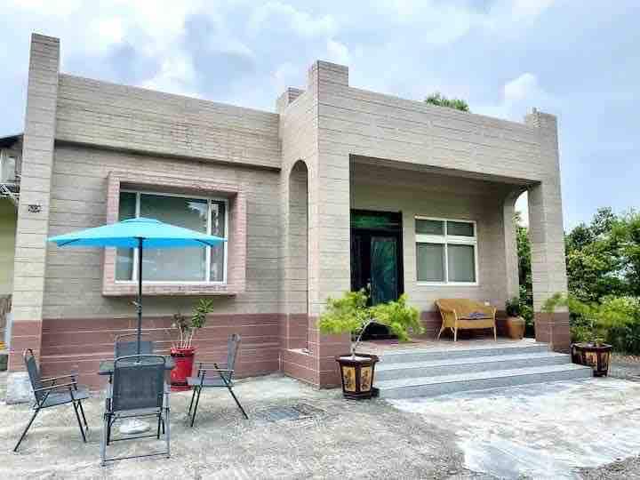 免稅｜平日兩人就能包棟｜舒適雙人套房1200$｜歡唱.廚房.電動麻將.烤肉｜近農場.泛舟.地熱｜寵物 - Wulai District