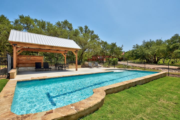 Lonesome Dove - Spacious Log Cabin On 8 Acres, Ample Outdoor Amenities - Wimberley, TX