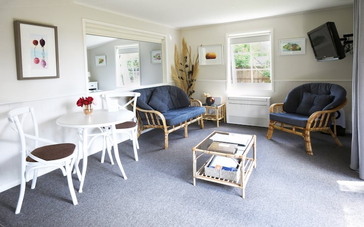 Garden Cottage Near Airport - Christchurch