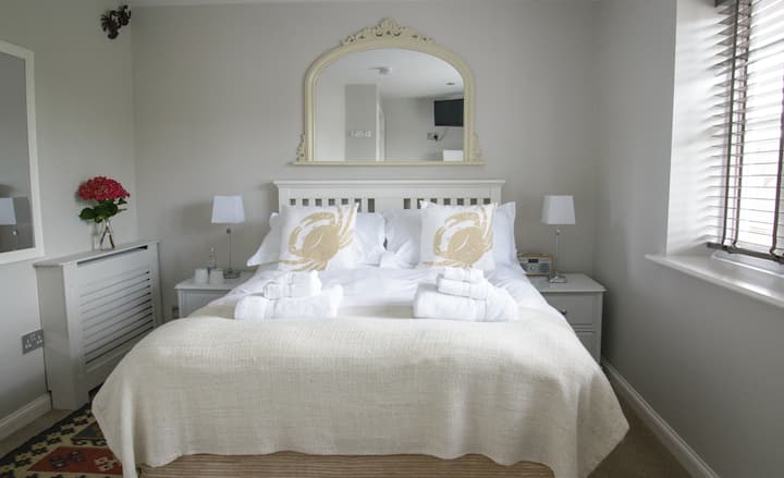 Three Bedroom, Three Bathroom Cottage - Hamble-le-Rice
