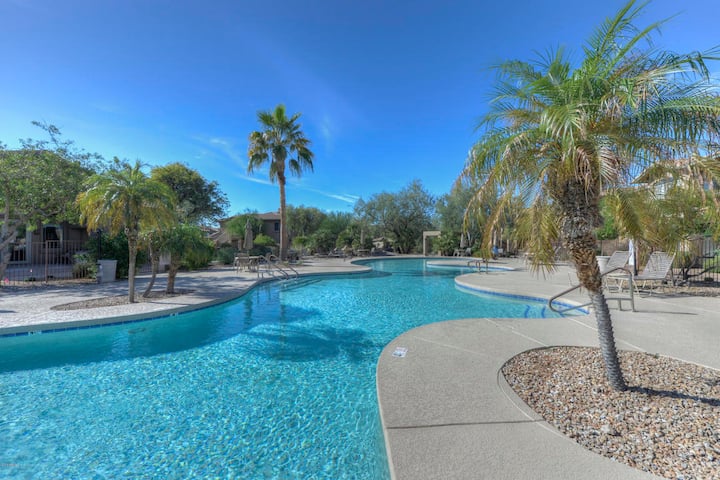 Quaint Condo- Access To Heated Pool, Hot Tub & Gym - Fountain Hills, AZ