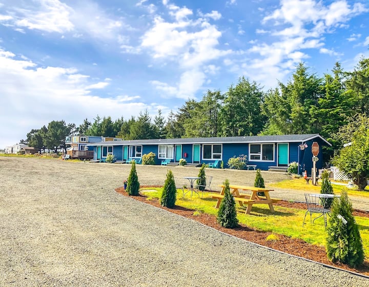 Beachfront Boutique, Queen Suite - Copalis Beach, WA
