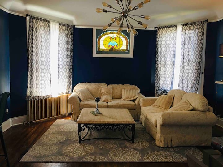 City Apt | Free Parking |Near Hospitals & Cmu/pitt - Pittsburgh, PA
