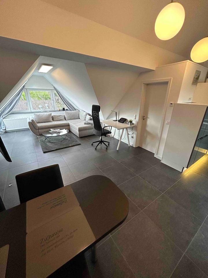 Helle Dachgeschoss Wohnung In Bottrop Stadtmitte - Bottrop