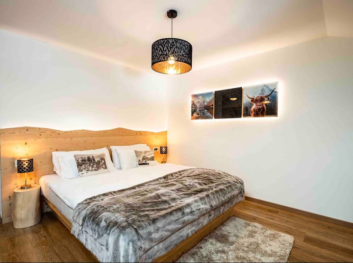 Große Wohnung Mit 3 Bäder Im Zentrum Von St.ulrich - Val Gardena