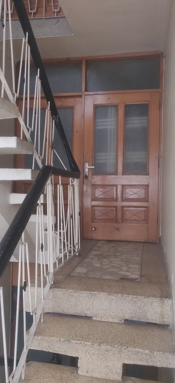 Cozy 4-bedroom Rental Apartment With Free Parking - Srinagar