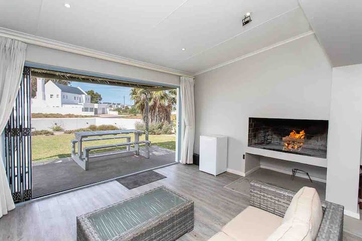 Beautiful Home 150 From Beach(with Power Backup) - Saint Helena Bay