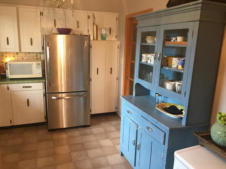 Cozy Queen Suite With Fireplace In Lower Level - ナイアガラオンザレイク