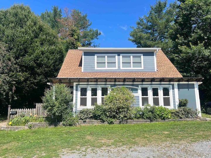#1 Cottage In Loudoun Co. (Lower Of 2 Units)w/pond - OLIVER LAKE, Leesburg