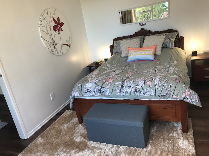 Relaxed Farm Stay
Great Views & Easy Farm Life - Manakau