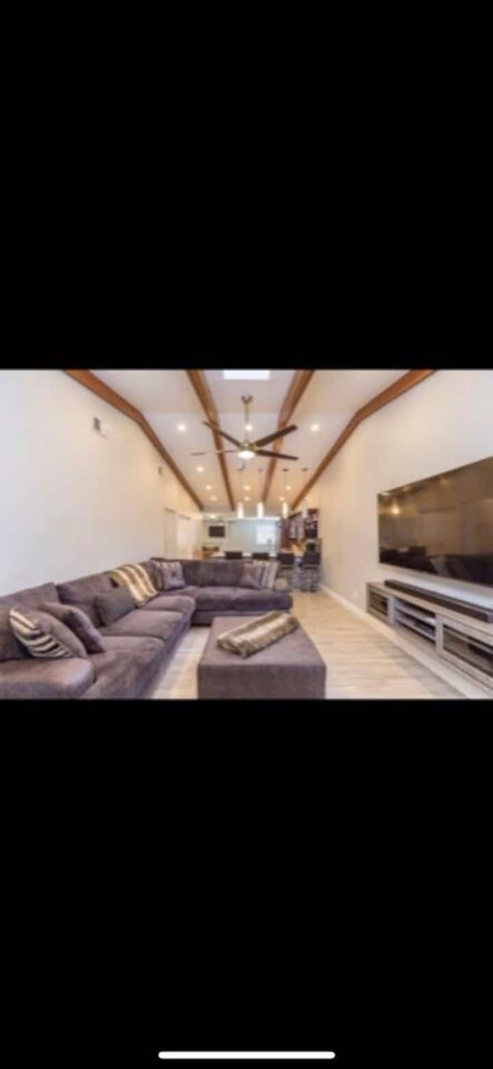 Beautiful, Modern & Steps From Honey Moon Island - Dunedin, FL