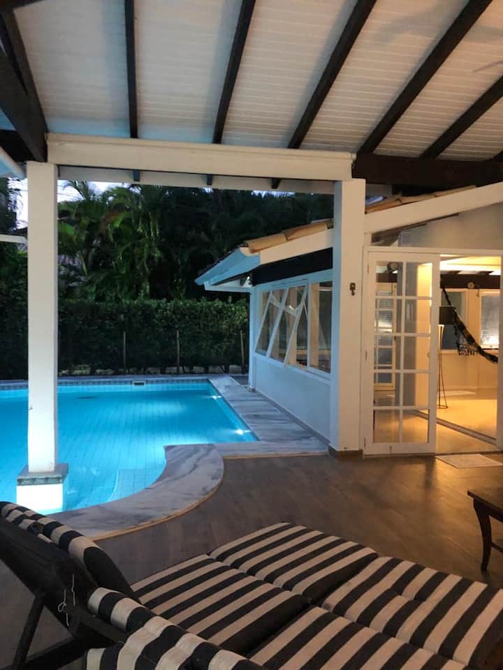 Paúba. Aconchegante Casa Em Condomínio Fechado. - São Sebastião