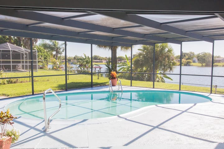3/3 Lakeside Home With Pool & Dock - New Port Richey, FL