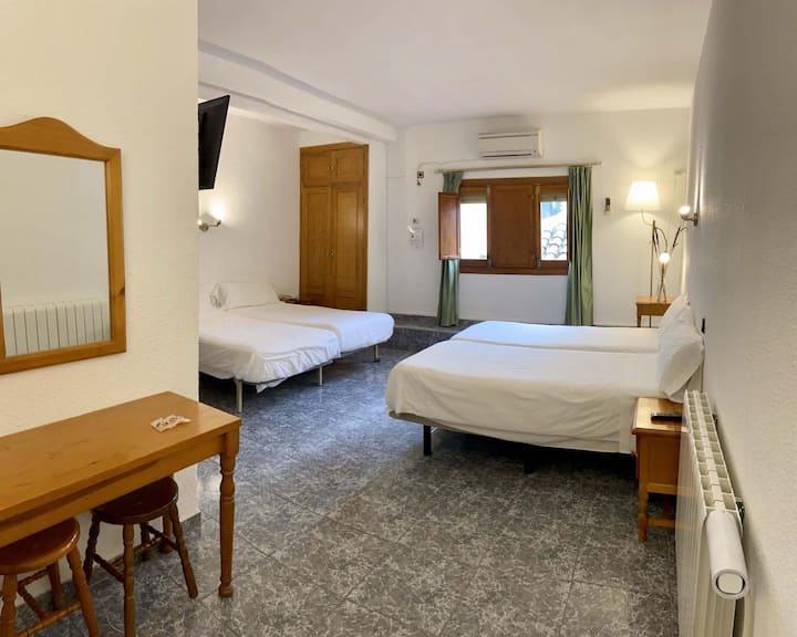 El Meson Despeñaperros - Cuádruple - La Carolina