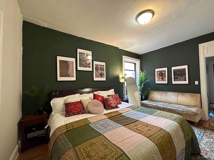 King Bed Moroccan Lover’s Oasis • 15 Mins To City - Forest Hills - Queens NY