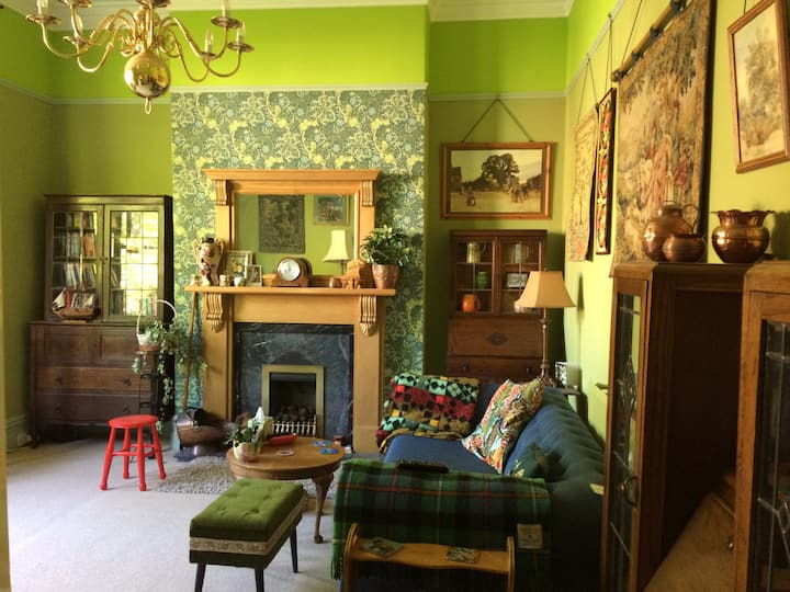 Peaceful Bedroom In A Stylish Home - Kingston upon Hull