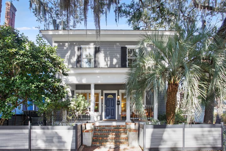 Starland Town House, Walk To The Park, 2 Parking Spaces - Savannah, GA
