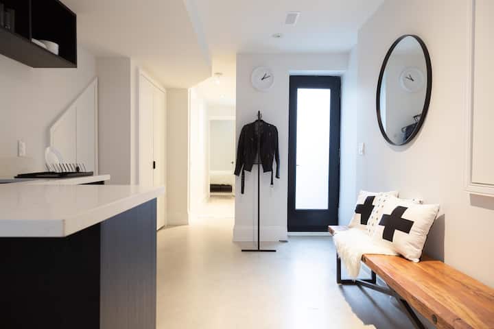 New Modern Suite In Leslieville - Toronto