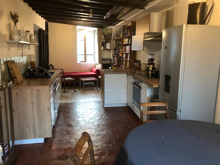 2 Rooms Upstair My Flat Under The Roof. Best Area - Párizs