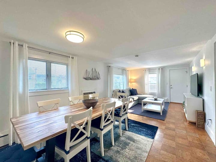Charming Newport Retreat Near Downtown - Newport, RI