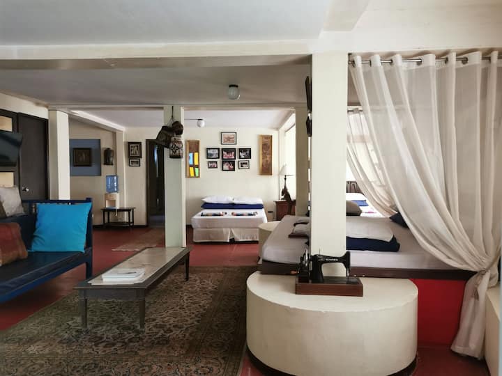 Casa Conchita Family Room - Taal