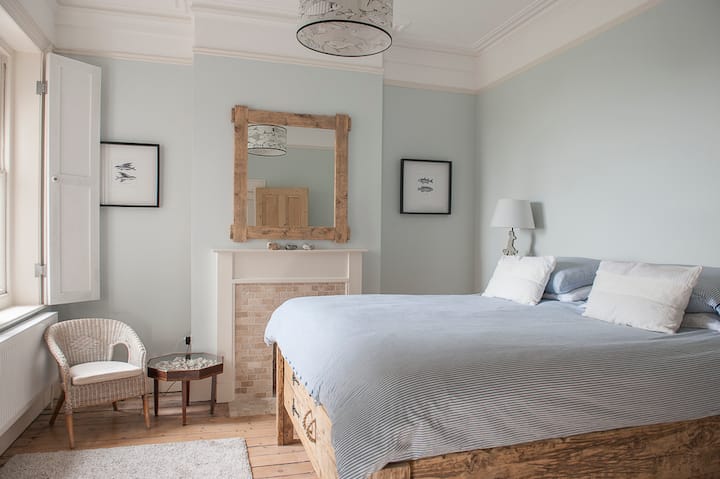 Stylish 3 Bedroom Seaview Apartment - Saint Leonards