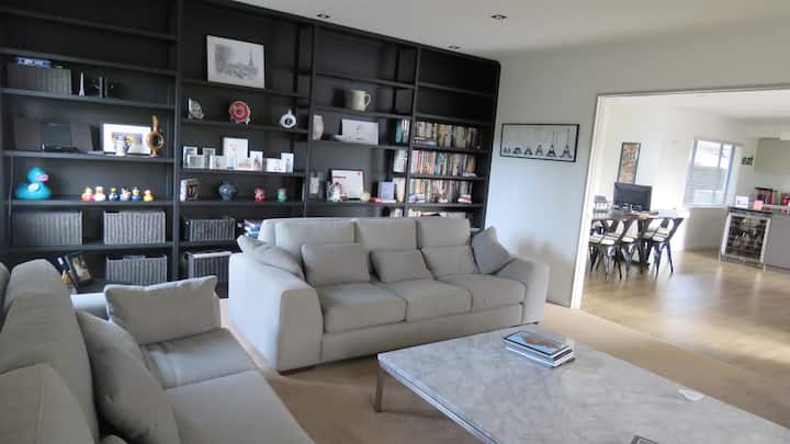 Warm Room In Modern Home - Christchurch