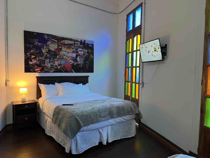 Habitación Hasta 6 Personas Con Baño Privado - Valparaíso
