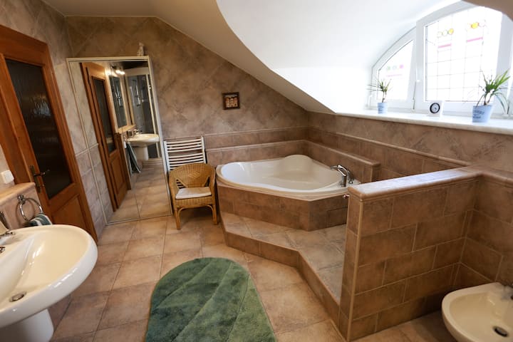 Happy Color Apartment - 7 Person, 3 Toilets - Praga