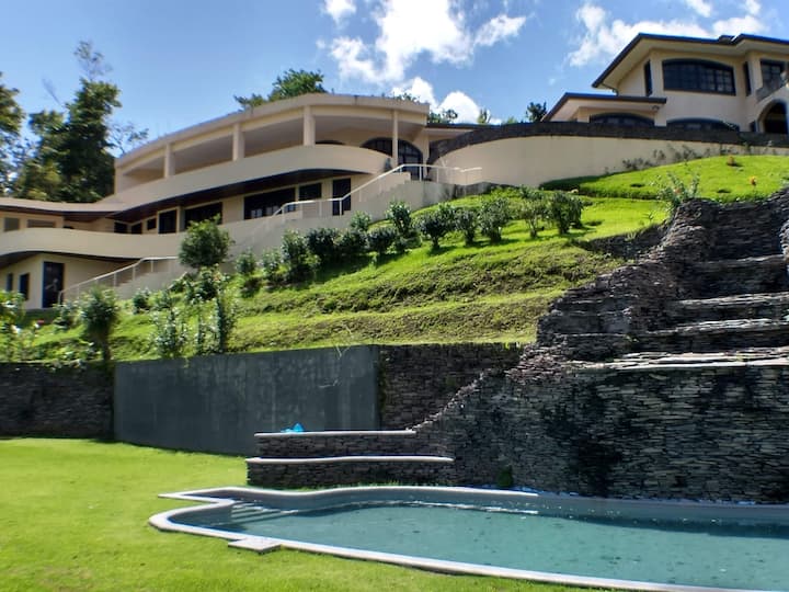 Spectacular Lake Arenal Villa - Costa Rica