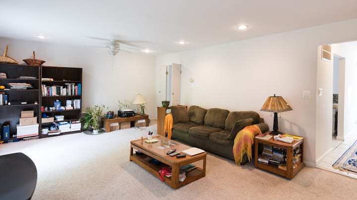 Private Bathrm! Main Bedrm! Walk-in Closet - Reston, VA