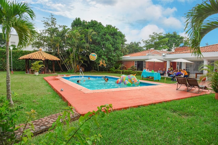 Espectacular Villa  Campestre - Jamundí