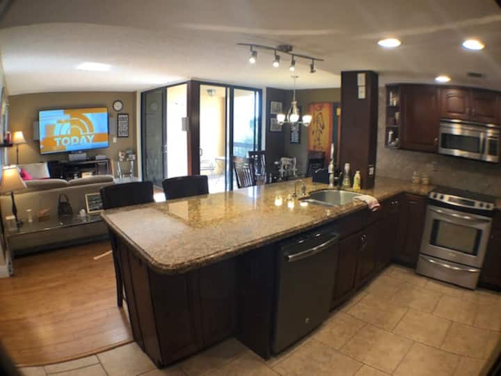 Upgraded 2/2 W/ Pool Close To Beach - Delray Beach